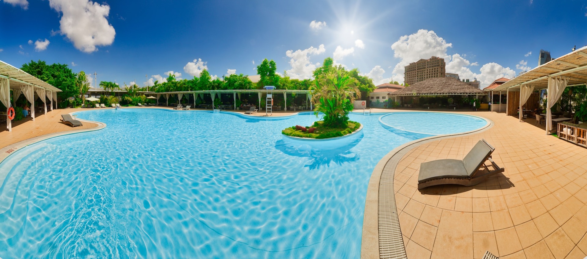 Expert Tips for Commercial Pool Design in Sarasota and Siesta Key